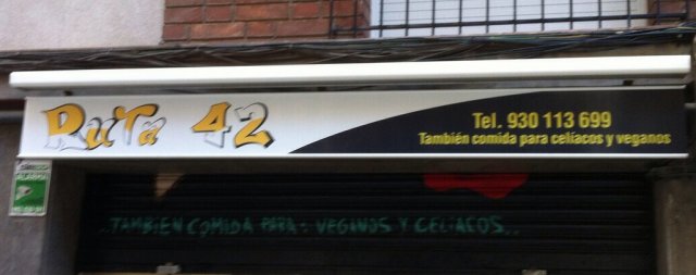 Rótulos de metacrilato con perfilería